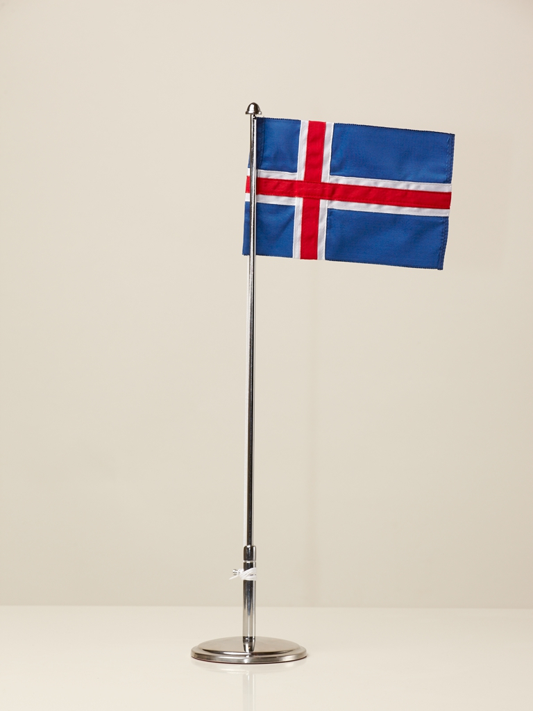 Bordflagstang til fødselsdagsbordet med et islandsk flag